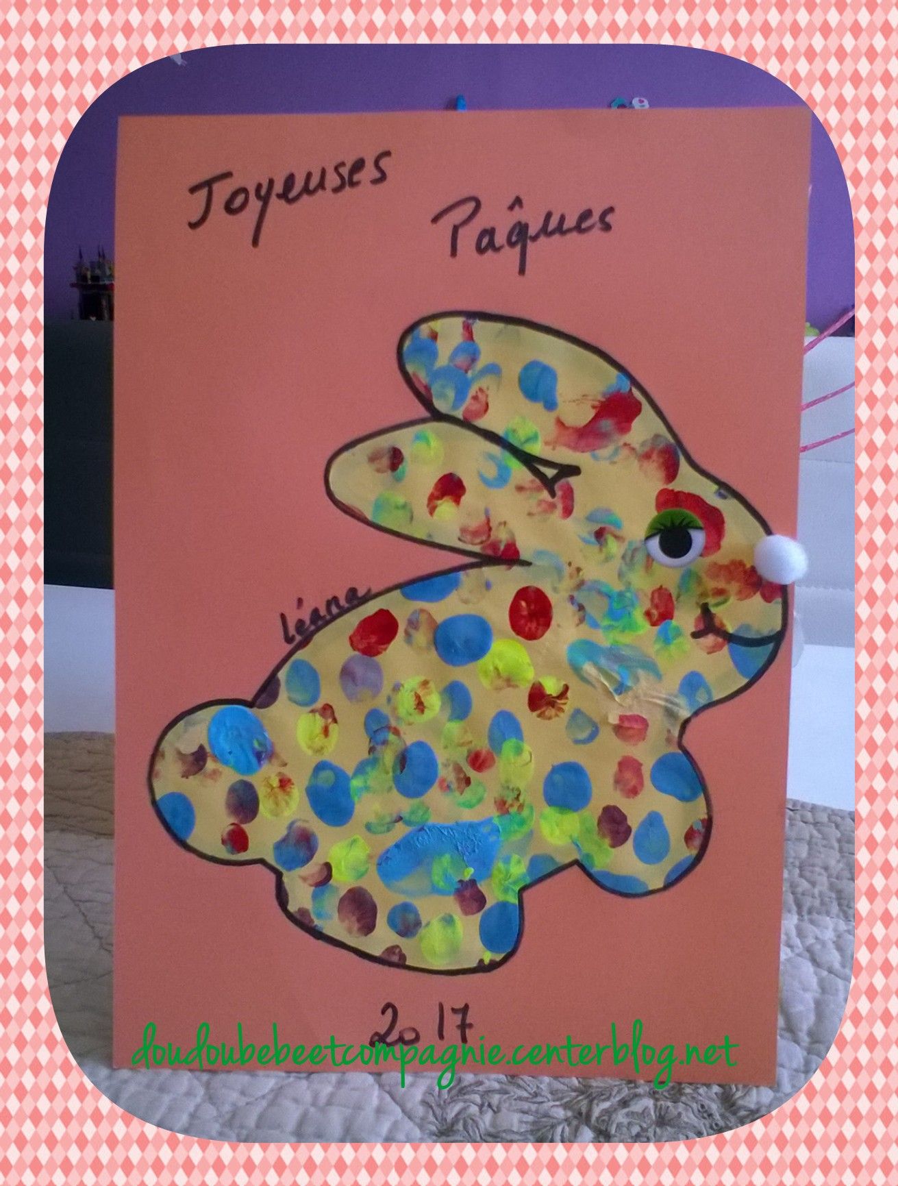 lapin de paques empreintes de doigts